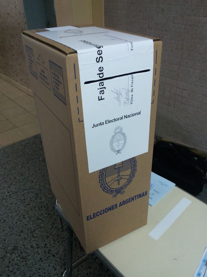 Los jardines celebran los 40 años de democracia en la Argentina ...